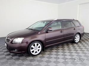Sarkans Toyota Avensis 2008 Tallina, ar dzinēja tilpumu 2.00 L un nobraukumu 292 tūkst. km par 2199 €, foto 3 vietnē AUTOMOTO.COM.LV
