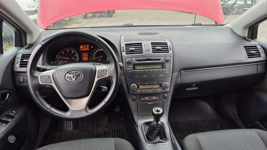 Sarkans Toyota Avensis 2009 Viļņa, ar dzinēja tilpumu 2.23 L un nobraukumu 340 tūkst. km par 1059 €, foto 3 vietnē AUTOMOTO.COM.LV