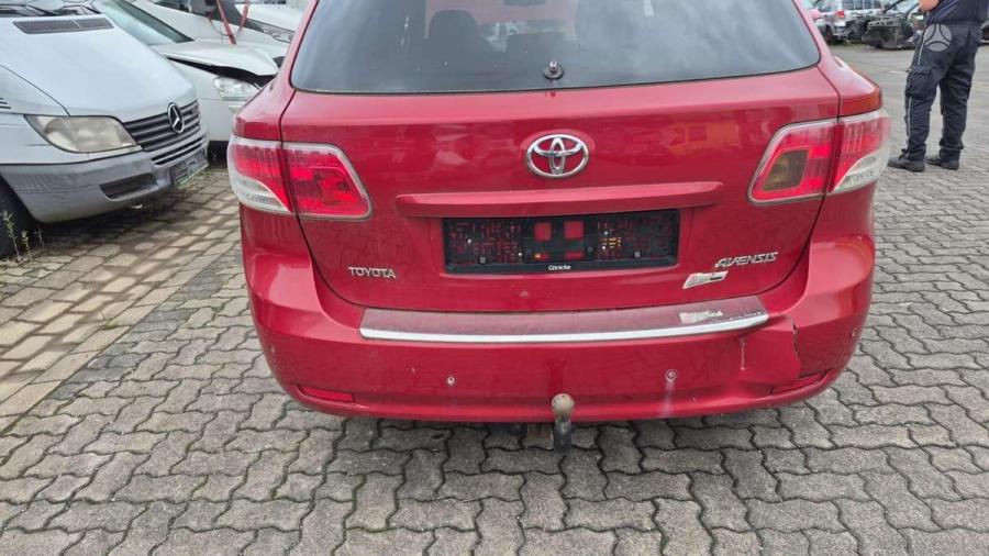 Sarkans Toyota Avensis 2009 Viļņa, ar dzinēja tilpumu 2.23 L un nobraukumu 340 tūkst. km par 1059 €, foto 4 vietnē AUTOMOTO.COM.LV