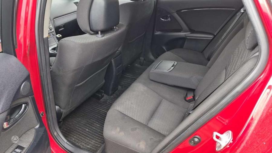 Sarkans Toyota Avensis 2009 Viļņa, ar dzinēja tilpumu 2.23 L un nobraukumu 340 tūkst. km par 1059 €, foto 9 vietnē AUTOMOTO.COM.LV