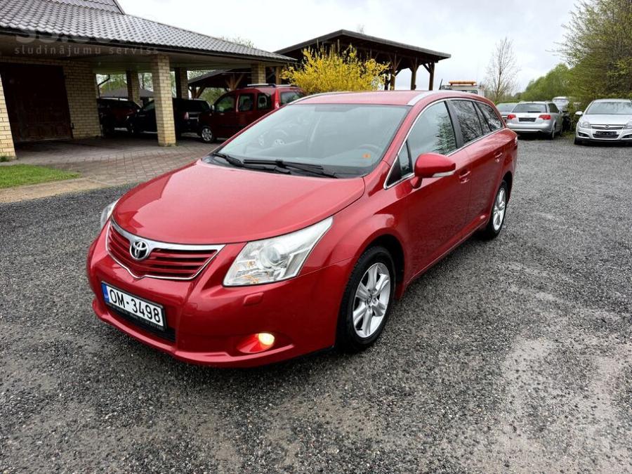 Sarkans Toyota Avensis 2011 Saldus, ar dzinēja tilpumu 2.00 L un nobraukumu 363 tūkst. km par 3950 €, foto 1 vietnē AUTOMOTO.COM.LV