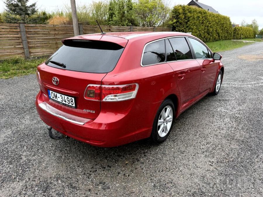 Sarkans Toyota Avensis 2011 Saldus, ar dzinēja tilpumu 2.00 L un nobraukumu 363 tūkst. km par 3950 €, foto 6 vietnē AUTOMOTO.COM.LV