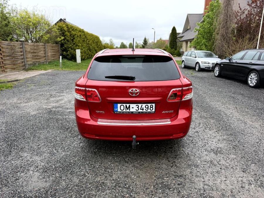Sarkans Toyota Avensis 2011 Saldus, ar dzinēja tilpumu 2.00 L un nobraukumu 363 tūkst. km par 3950 €, foto 7 vietnē AUTOMOTO.COM.LV