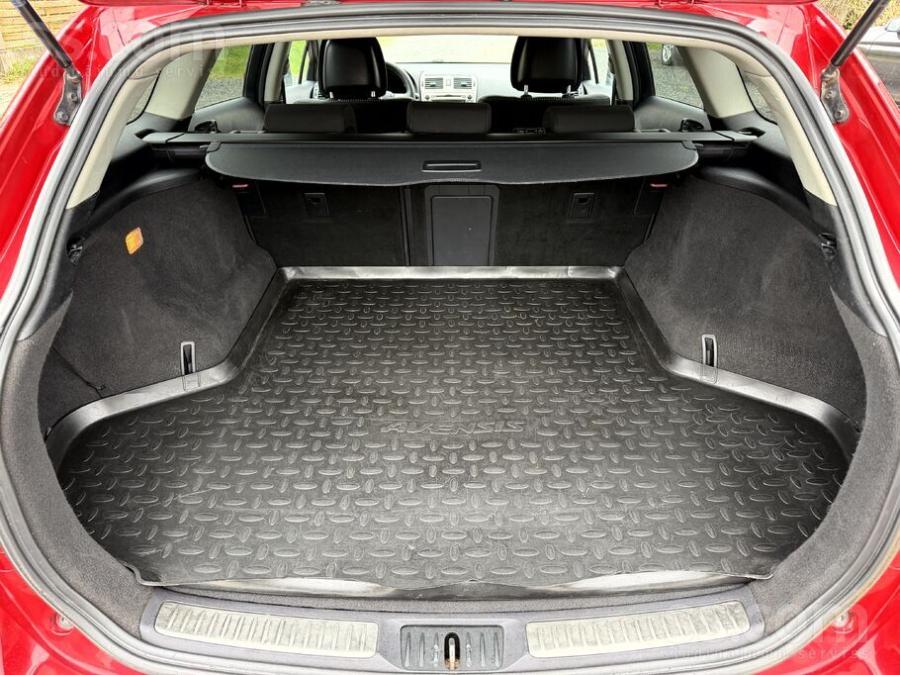 Sarkans Toyota Avensis 2011 Saldus, ar dzinēja tilpumu 2.00 L un nobraukumu 363 tūkst. km par 3950 €, foto 11 vietnē AUTOMOTO.COM.LV