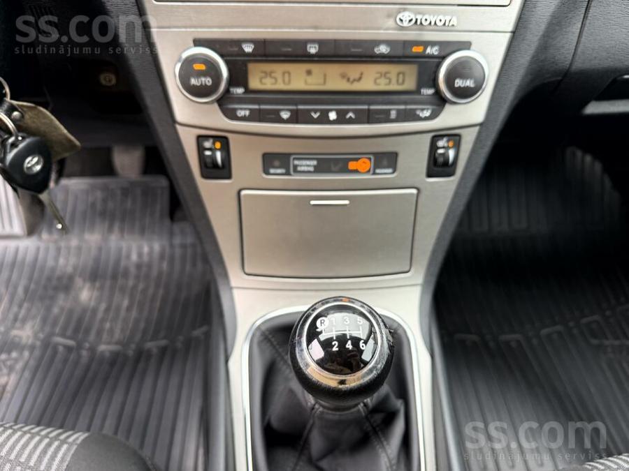 Sarkans Toyota Avensis 2011 Saldus, ar dzinēja tilpumu 2.00 L un nobraukumu 363 tūkst. km par 3950 €, foto 27 vietnē AUTOMOTO.COM.LV