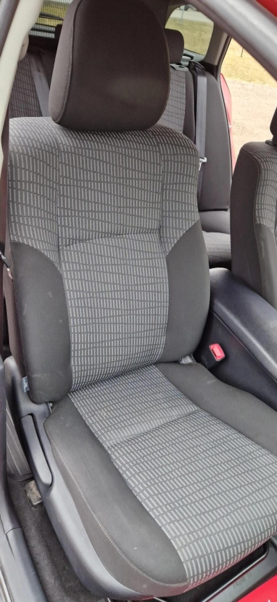 Sarkans Toyota Avensis 2011 Rīga, ar dzinēja tilpumu 2.00 L un nobraukumu 234 tūkst. km par 5750 €, foto 14 vietnē AUTOMOTO.COM.LV