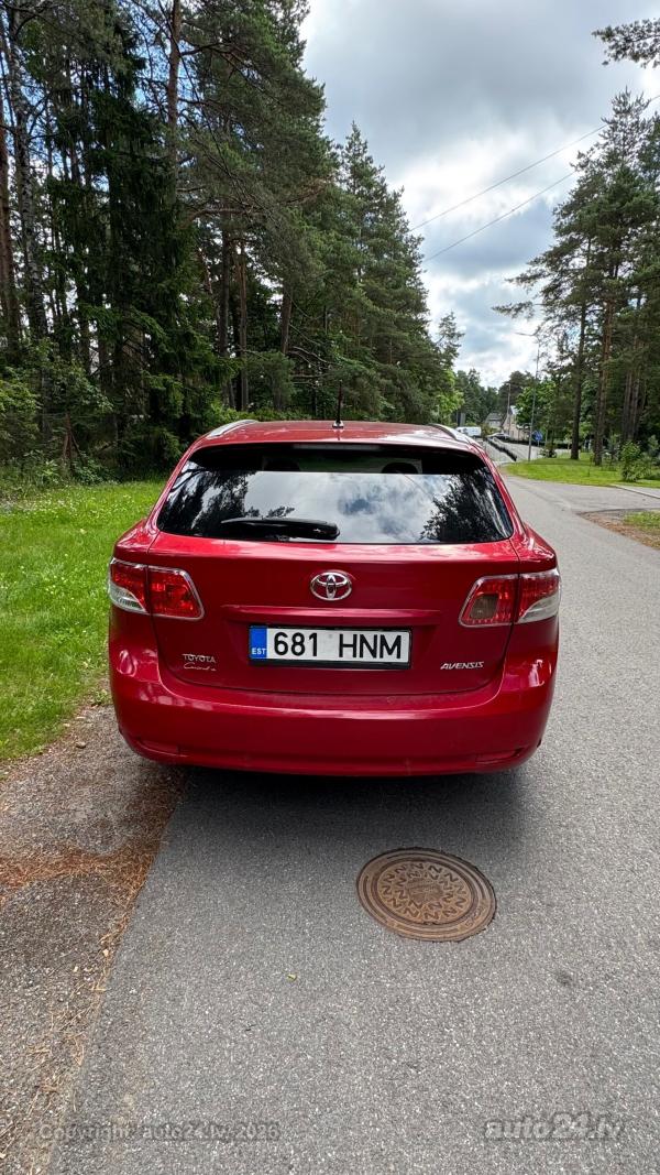 Sarkans Toyota Avensis 2011 Tallina, ar dzinēja tilpumu 2.20 L un nobraukumu 242 tūkst. km par 5990 €, foto 4 vietnē AUTOMOTO.COM.LV