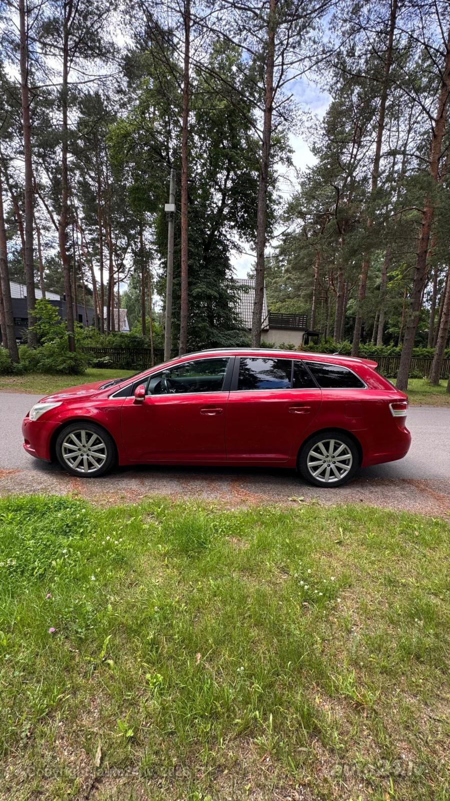 Red Toyota Avensis 2011 in Tallinn, with an engine capacity of 2.20 L and mileage of 242 thousand km for 5990 €, photo 7 on AUTOMOTO.COM.LV