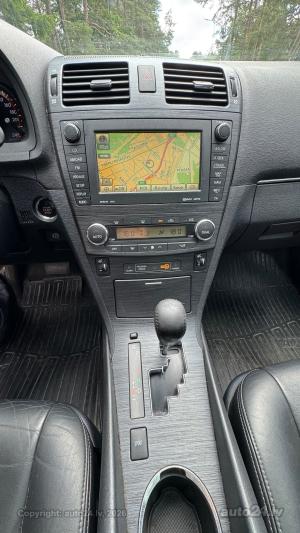 Red Toyota Avensis 2011 in Tallinn, with an engine capacity of 2.20 L and mileage of 242 thousand km for 5990 €, photo 12 on AUTOMOTO.COM.LV