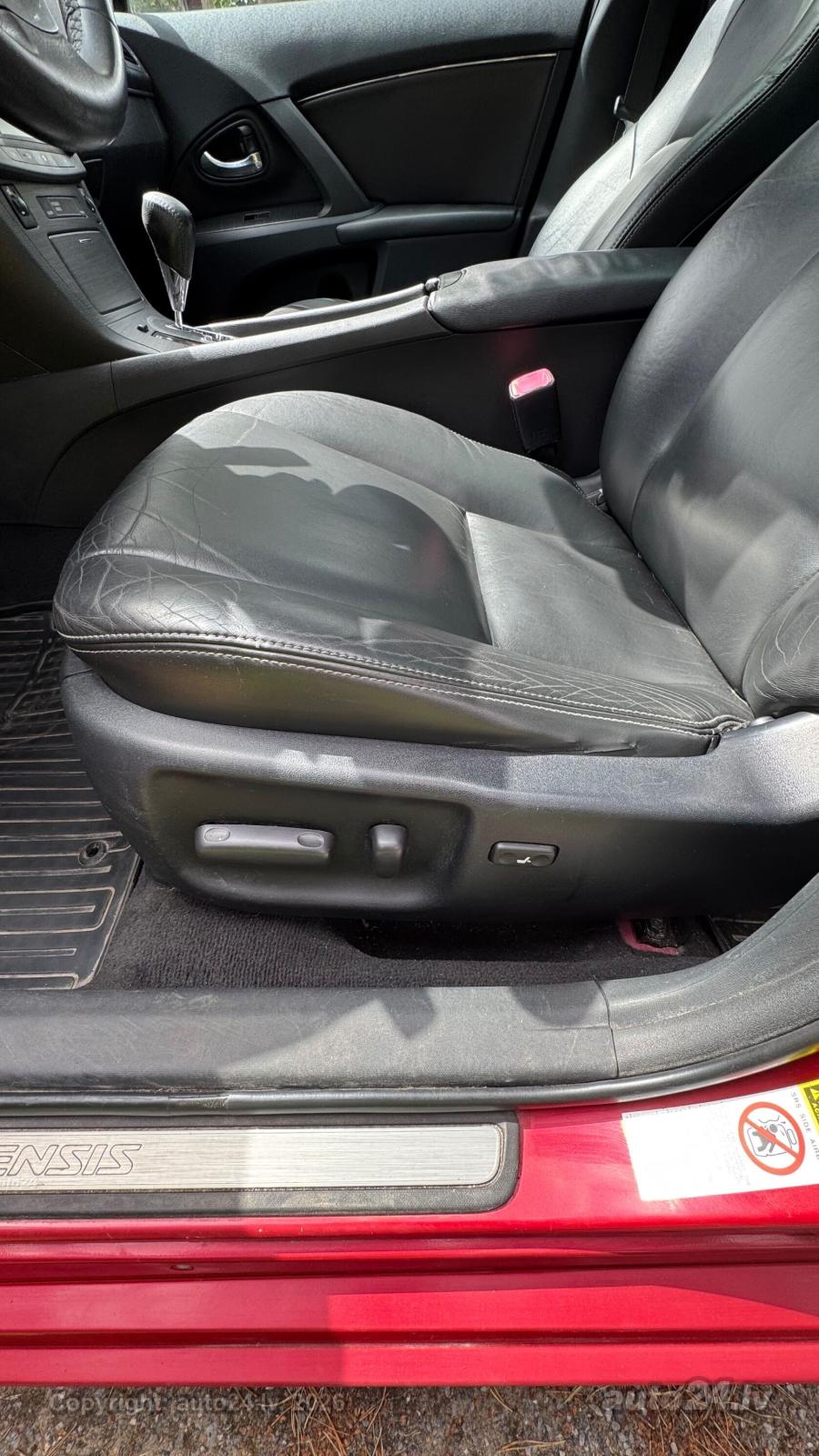 Red Toyota Avensis 2011 in Tallinn, with an engine capacity of 2.20 L and mileage of 242 thousand km for 5990 €, photo 16 on AUTOMOTO.COM.LV
