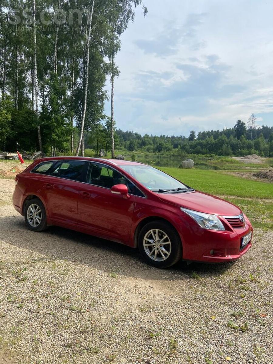 Sarkans Toyota Avensis 2011 Ogre, ar dzinēja tilpumu 2.00 L un nobraukumu 351 tūkst. km par 4950 €, foto 1 vietnē AUTOMOTO.COM.LV