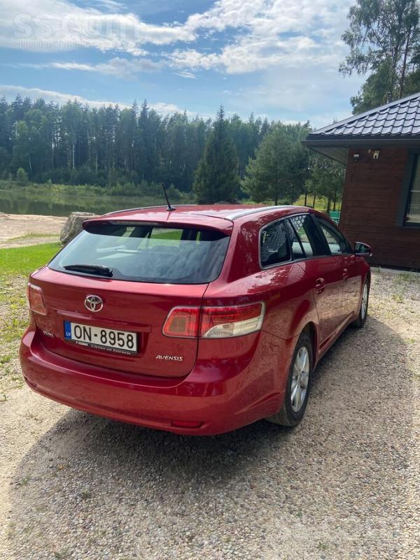 Red Toyota Avensis 2011 in Ogre, with an engine capacity of 2.00 L and mileage of 351 thousand km for 4950 €, photo 3 on AUTOMOTO.COM.LV