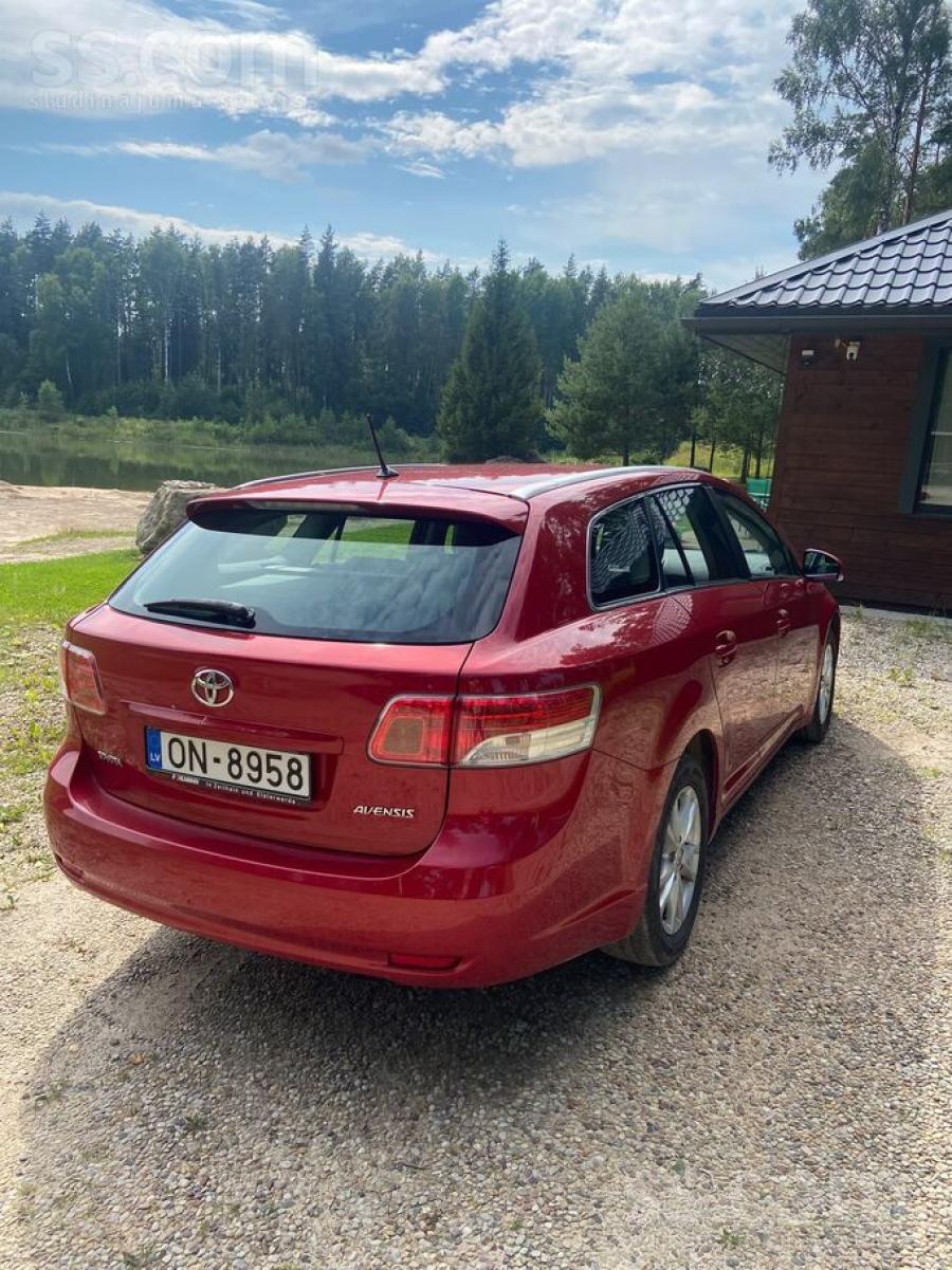 Sarkans Toyota Avensis 2011 Ogre, ar dzinēja tilpumu 2.00 L un nobraukumu 351 tūkst. km par 4950 €, foto 4 vietnē AUTOMOTO.COM.LV