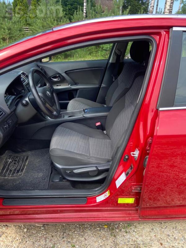 Red Toyota Avensis 2011 in Ogre, with an engine capacity of 2.00 L and mileage of 351 thousand km for 4950 €, photo 5 on AUTOMOTO.COM.LV
