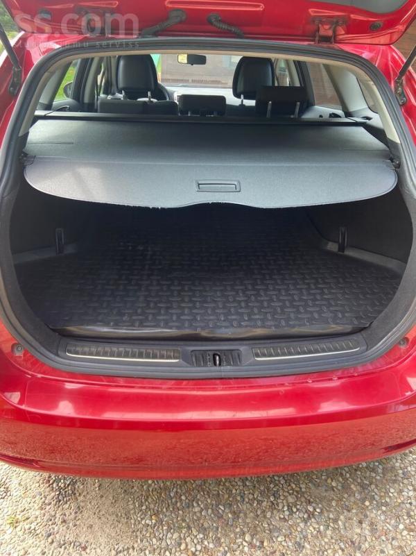 Red Toyota Avensis 2011 in Ogre, with an engine capacity of 2.00 L and mileage of 351 thousand km for 4950 €, photo 9 on AUTOMOTO.COM.LV