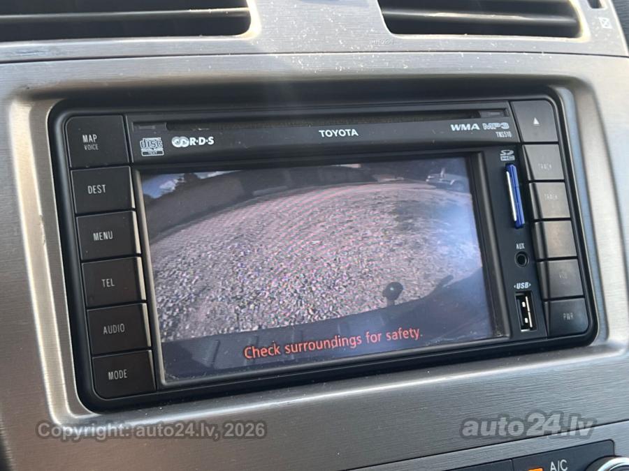 Красный Тойота Авенсис 2011 в Тарту, объемом двигателя 2.20 л и пробегом 251 тыс. км за 4000 €, фото 5 на AUTOMOTO.COM.LV
