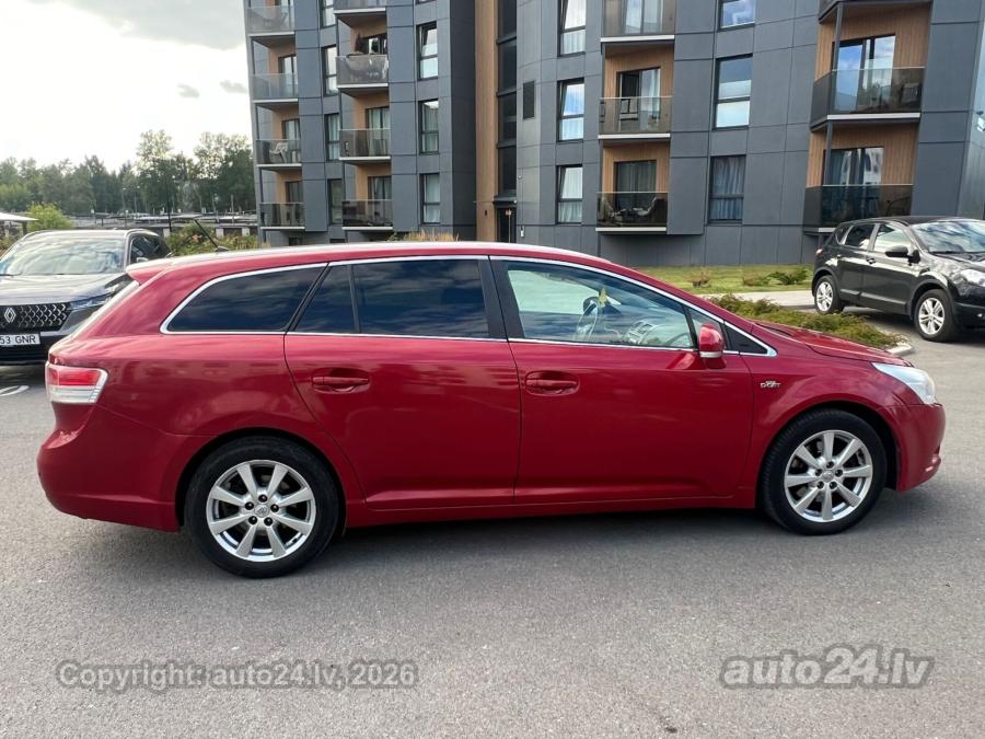 Красный Тойота Авенсис 2011 в Тарту, объемом двигателя 2.20 л и пробегом 251 тыс. км за 4000 €, фото 11 на AUTOMOTO.COM.LV
