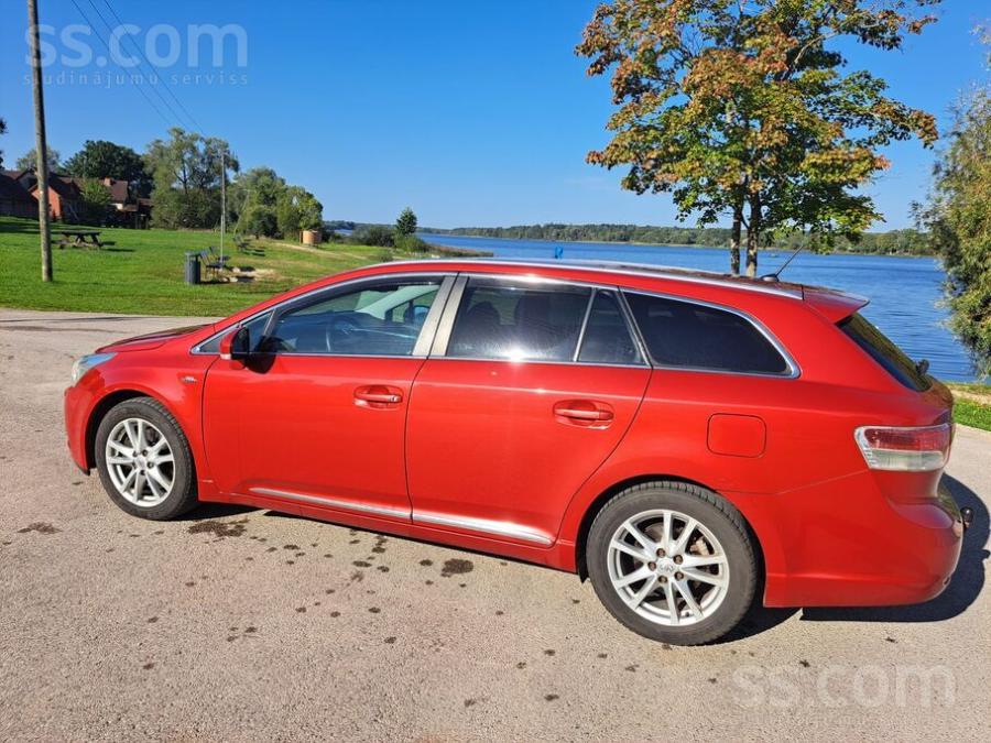 Sarkans Toyota Avensis 2011 Balvi, ar dzinēja tilpumu 2.20 L un nobraukumu 269 tūkst. km par 3800 €, foto 1 vietnē AUTOMOTO.COM.LV
