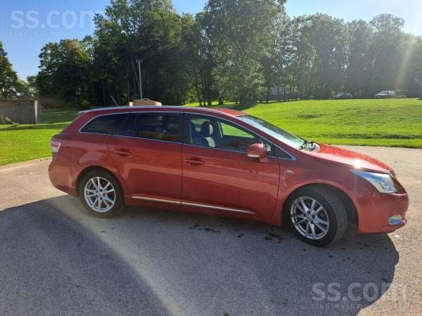 Toyota Avensis 2011 Balvi vietnē Sarkans Toyota Avensis 2011 Balvi, ar dzinēja tilpumu 2.20 L un nobraukumu 269 tūkst. km par 3800 €, foto 4 vietnē AUTOMOTO.COM.LV