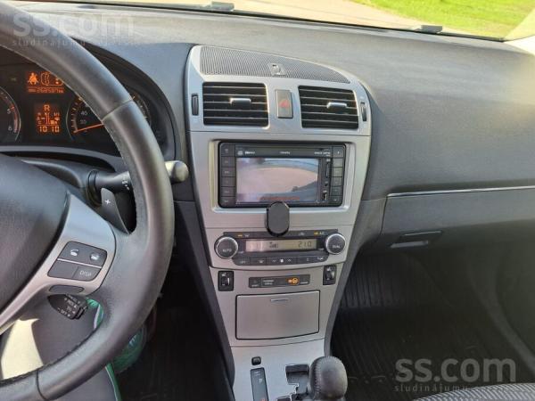Sarkans Toyota Avensis 2011 Balvi, ar dzinēja tilpumu 2.20 L un nobraukumu 269 tūkst. km par 3800 €, foto 7 vietnē AUTOMOTO.COM.LV