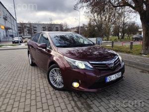 Red Toyota Avensis 2012 in Rezekne, with an engine capacity of 2.20 L and mileage of 333 thousand km for 6250 €, photo 4 on AUTOMOTO.COM.LV