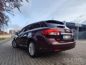 Red Toyota Avensis 2012 in Rezekne, with an engine capacity of 2.20 L and mileage of 333 thousand km for 6250 €, photo 7 on AUTOMOTO.COM.LV
