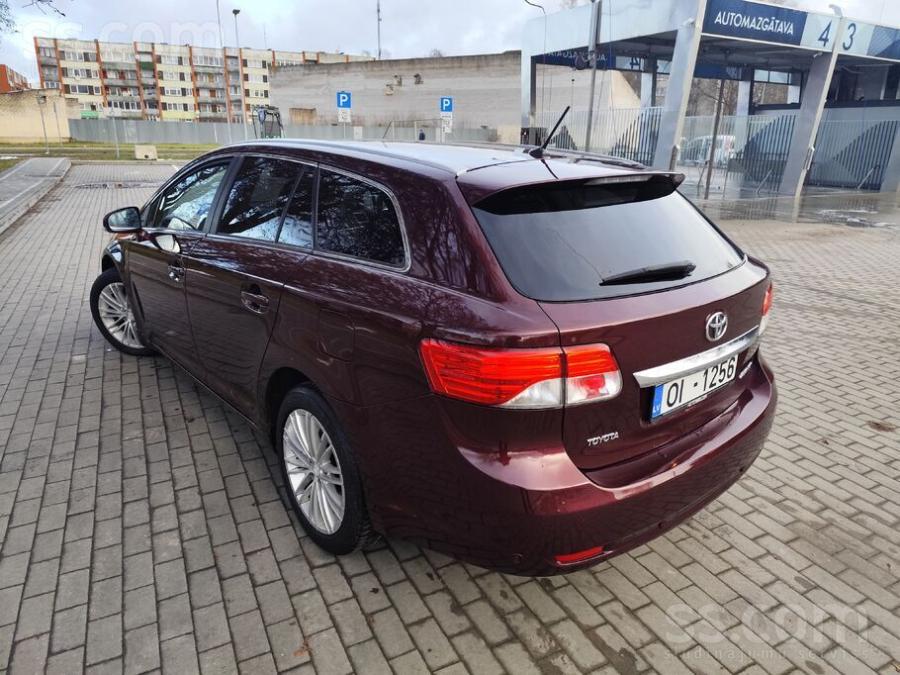 Red Toyota Avensis 2012 in Rezekne, with an engine capacity of 2.20 L and mileage of 333 thousand km for 6250 €, photo 9 on AUTOMOTO.COM.LV