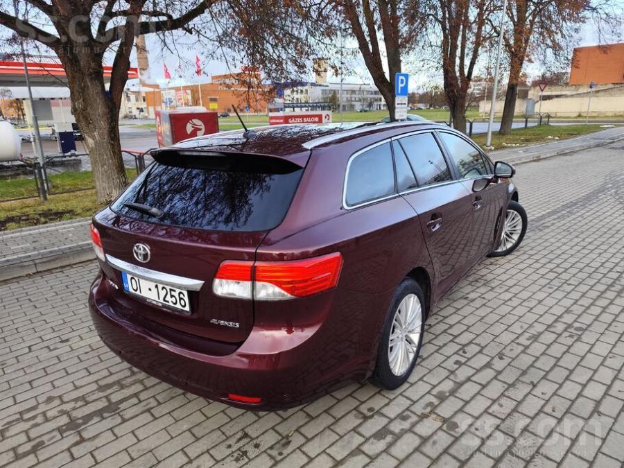 Red Toyota Avensis 2012 in Rezekne, with an engine capacity of 2.20 L and mileage of 333 thousand km for 6250 €, photo 10 on AUTOMOTO.COM.LV