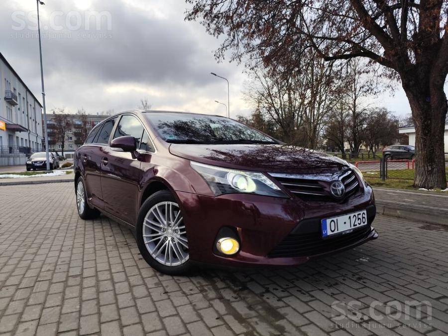 Red Toyota Avensis 2012 in Rezekne, with an engine capacity of 2.20 L and mileage of 333 thousand km for 6250 €, photo 26 on AUTOMOTO.COM.LV