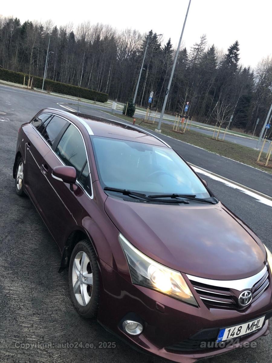 Red Toyota Avensis 2012 in Tallinn, with an engine capacity of 2.00 L and mileage of 241 thousand km for 5500 €, photo 2 on AUTOMOTO.COM.LV