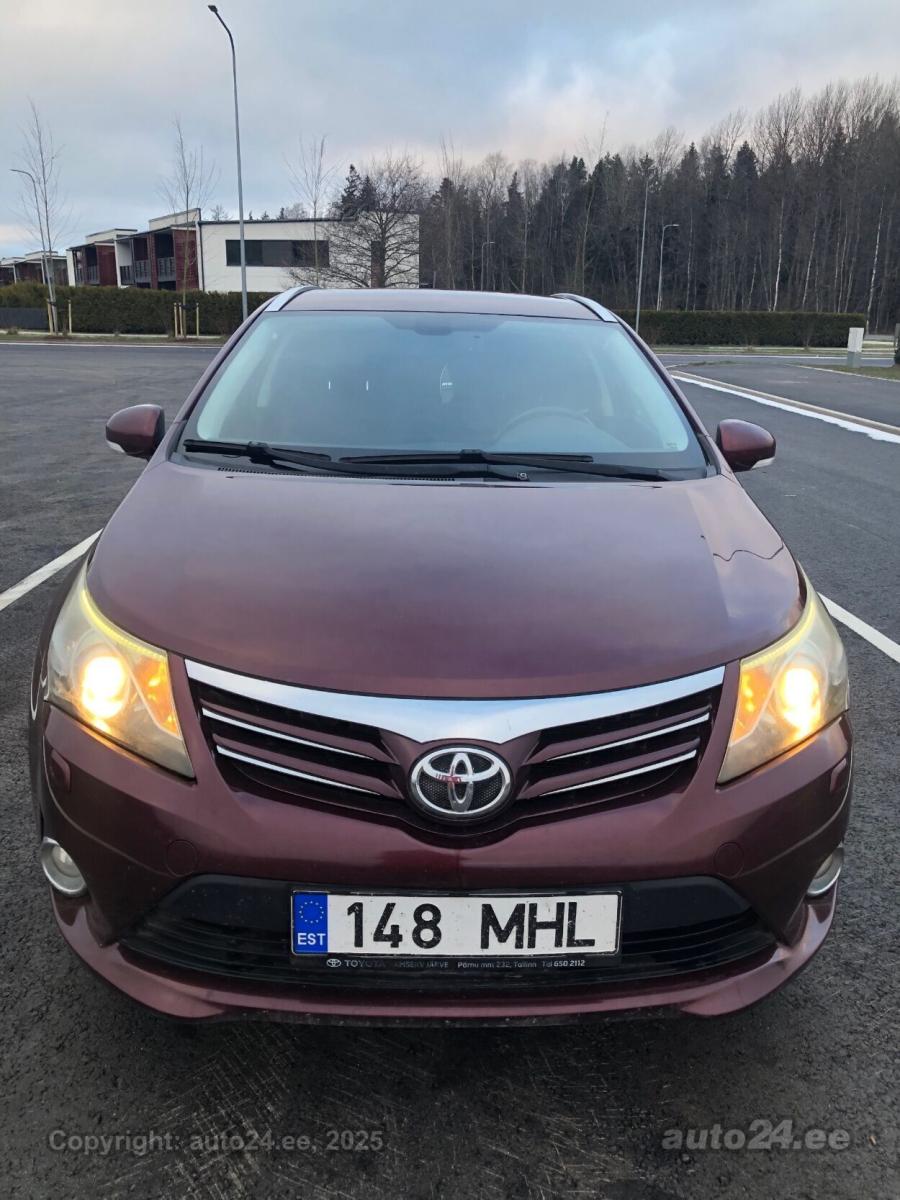 Red Toyota Avensis 2012 in Tallinn, with an engine capacity of 2.00 L and mileage of 241 thousand km for 5500 €, photo 4 on AUTOMOTO.COM.LV