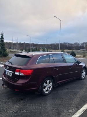 Red Toyota Avensis 2012 in Tallinn, with an engine capacity of 2.00 L and mileage of 241 thousand km for 5500 €, photo 14 on AUTOMOTO.COM.LV