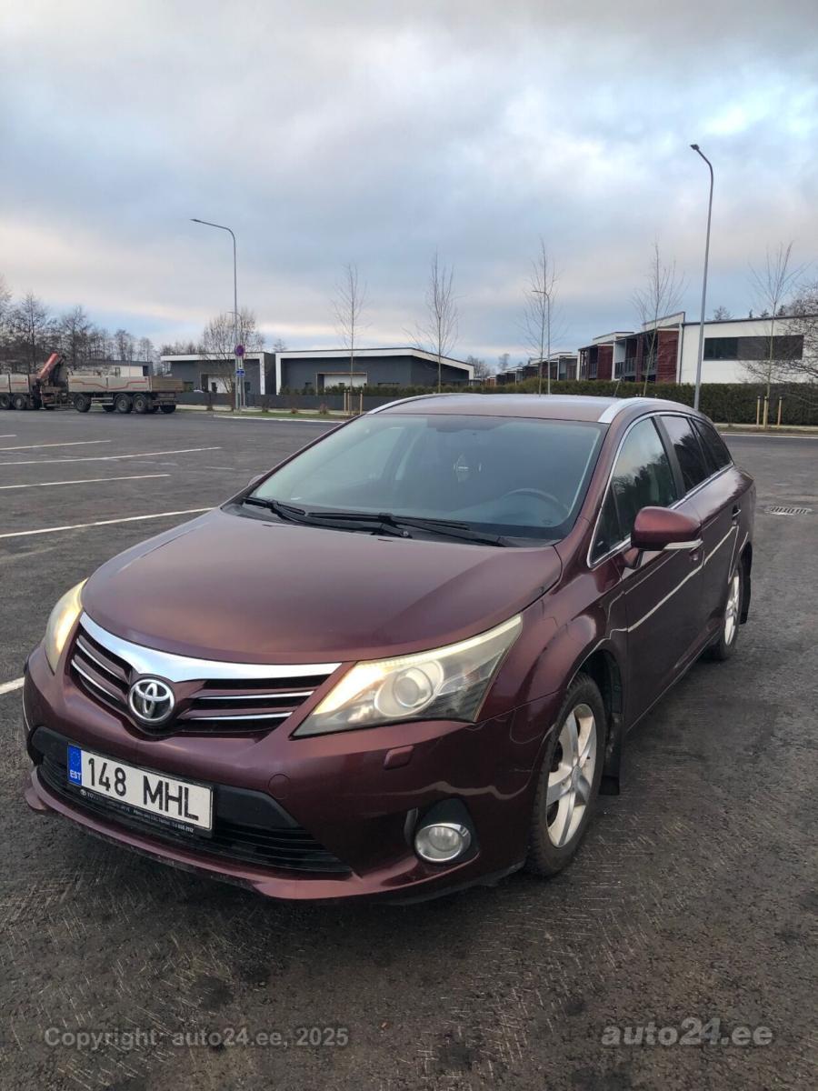 Red Toyota Avensis 2012 in Tallinn, with an engine capacity of 2.00 L and mileage of 241 thousand km for 5500 €, photo 17 on AUTOMOTO.COM.LV