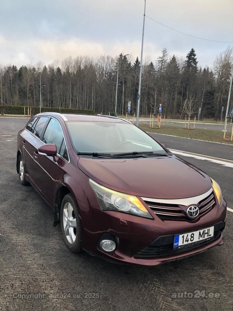 Red Toyota Avensis 2012 in Tallinn, with an engine capacity of 2.00 L and mileage of 241 thousand km for 5500 €, photo 18 on AUTOMOTO.COM.LV