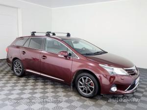 Sarkans Toyota Avensis 2012 Tallina, ar dzinēja tilpumu 1.80 L un nobraukumu 277 tūkst. km par 4499 €, foto  vietnē AUTOMOTO.COM.LV