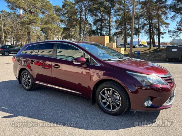 Sarkans Toyota Avensis 2012 Tallina, ar dzinēja tilpumu 1.80 L un nobraukumu 261 tūkst. km par 5990 €, foto 8 vietnē AUTOMOTO.COM.LV