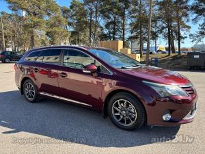 Sarkans Toyota Avensis 2012 Tallina, ar dzinēja tilpumu 1.80 L un nobraukumu 261 tūkst. km par 5990 €, foto 9 vietnē AUTOMOTO.COM.LV