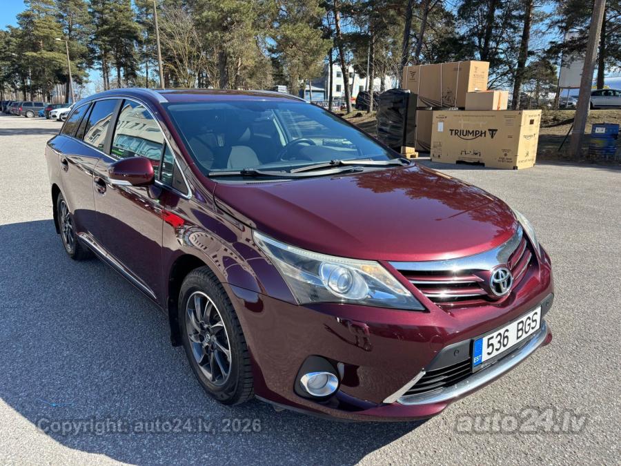Sarkans Toyota Avensis 2012 Tallina, ar dzinēja tilpumu 1.80 L un nobraukumu 261 tūkst. km par 5990 €, foto 10 vietnē AUTOMOTO.COM.LV