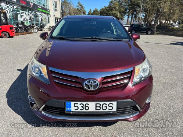 Sarkans Toyota Avensis 2012 Tallina, ar dzinēja tilpumu 1.80 L un nobraukumu 261 tūkst. km par 5990 €, foto 10 vietnē AUTOMOTO.COM.LV