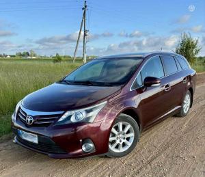 Красный Тойота Авенсис 2012 в Паланга, объемом двигателя 2.00 л и пробегом 245 тыс. км за 5200 €, фото  на AUTOMOTO.COM.LV