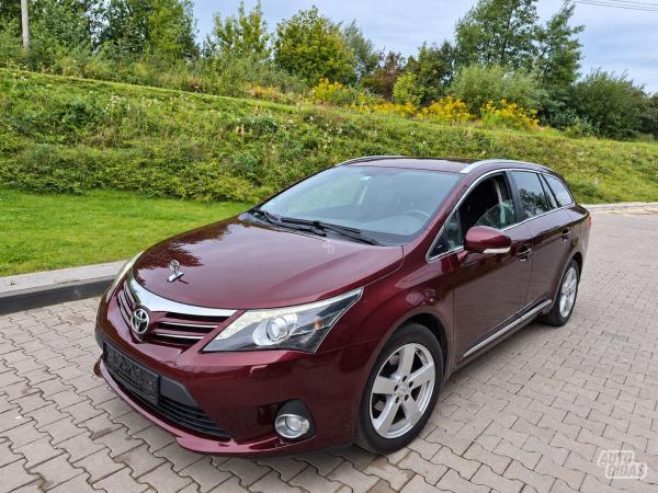 Red Toyota Avensis 2012 in Vilnius, with an engine capacity of 2.00 L and mileage of 302 thousand km for 5250 €, photo 4 on AUTOMOTO.COM.LV