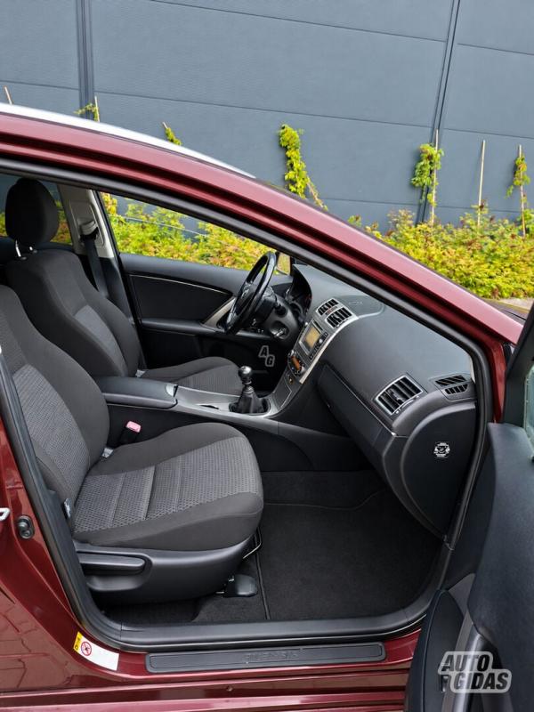 Red Toyota Avensis 2012 in Vilnius, with an engine capacity of 2.00 L and mileage of 302 thousand km for 5250 €, photo 9 on AUTOMOTO.COM.LV