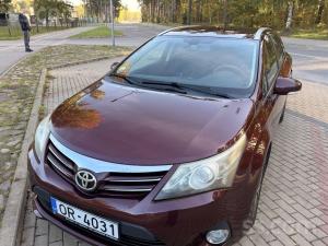Sarkans Toyota Avensis 2012 Valmiera, ar dzinēja tilpumu 2.00 L un nobraukumu 292 tūkst. km par 4000 €, foto  vietnē AUTOMOTO.COM.LV