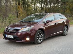 Red Toyota Avensis 2012 in Valmiera, with an engine capacity of 2.00 L and mileage of 290 thousand km for 3550 €, photo  on AUTOMOTO.COM.LV