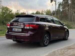 Красный Тойота Авенсис 2012 в Валмиера, объемом двигателя 2.00 л и пробегом 290 тыс. км за 3550 €, фото 6 на AUTOMOTO.COM.LV