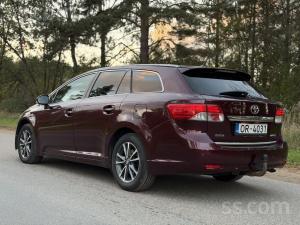 Красный Тойота Авенсис 2012 в Валмиера, объемом двигателя 2.00 л и пробегом 290 тыс. км за 3550 €, фото 9 на AUTOMOTO.COM.LV