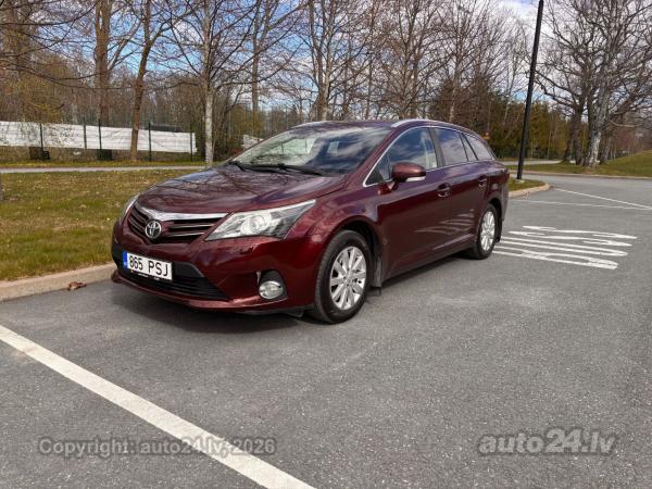 Sarkans Toyota Avensis 2013 Tallina, ar dzinēja tilpumu 2.00 L un nobraukumu 294 tūkst. km par 6500 €, foto 1 vietnē AUTOMOTO.COM.LV