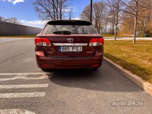 Красный Тойота Авенсис 2013 в Таллин, объемом двигателя 2.00 л и пробегом 294 тыс. км за 6500 €, фото 5 на AUTOMOTO.COM.LV