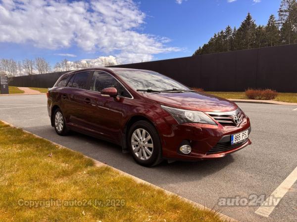 Sarkans Toyota Avensis 2013 Tallina, ar dzinēja tilpumu 2.00 L un nobraukumu 294 tūkst. km par 6500 €, foto 6 vietnē AUTOMOTO.COM.LV