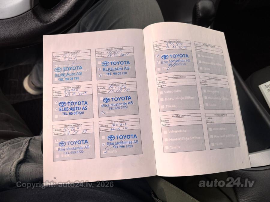 Красный Тойота Авенсис 2013 в Таллин, объемом двигателя 2.00 л и пробегом 294 тыс. км за 6500 €, фото 14 на AUTOMOTO.COM.LV